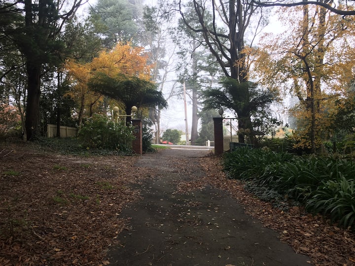 Lake Lodge - Dandenong Ranges
