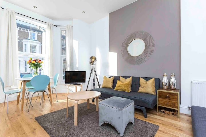 Stylish 2 Bed Apartment 10min From Centre (Zone 2) - バーンズ