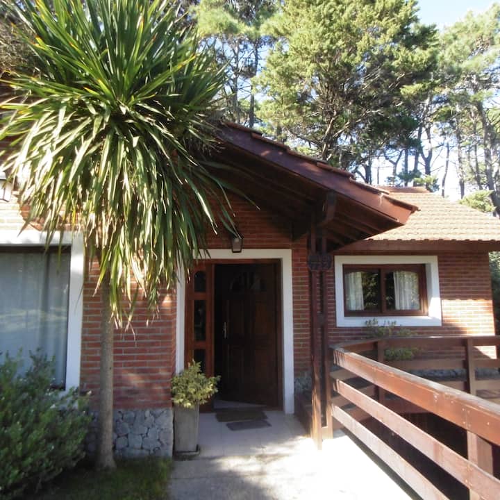 Casa De Playa Familiar Cerca Del Mar - Pinamar
