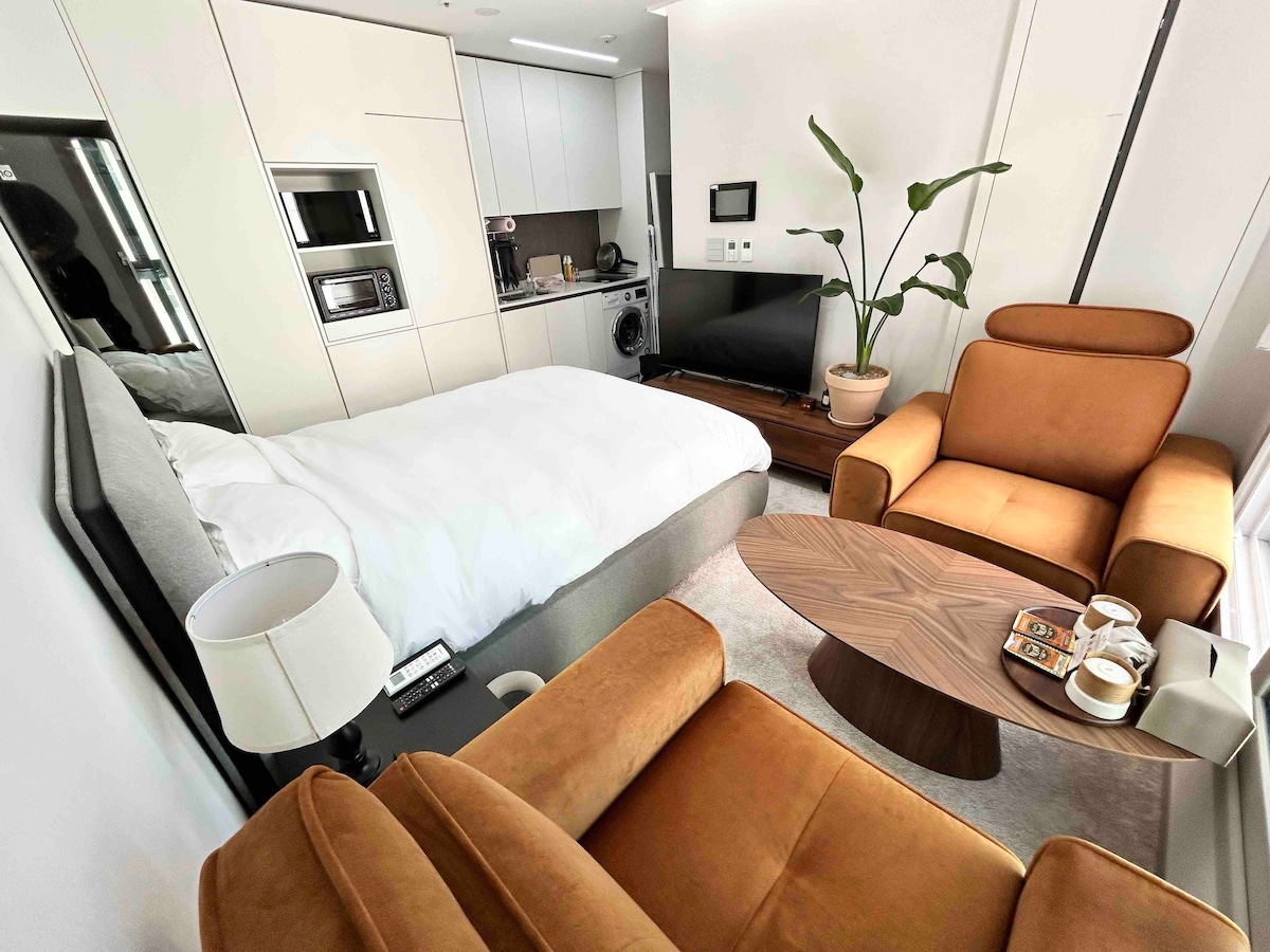 Gangnam District Apartment Vacation Rentals - Seoul, South Korea | Airbnb