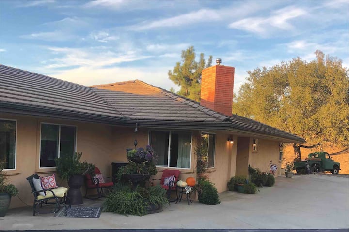 “Hacienda El Nido”  Beautiful, Pool, Hot Tub Views - Bonsall, CA