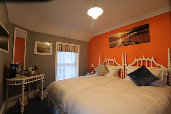 Artfuls, Quirky, Unique Bed & Breakfast-beach Room - Broadstairs