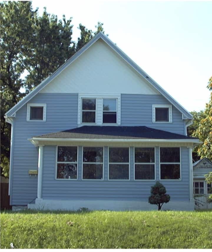 Lower Spacious 2 Bedroom Near Promedica Toledo - 털리도