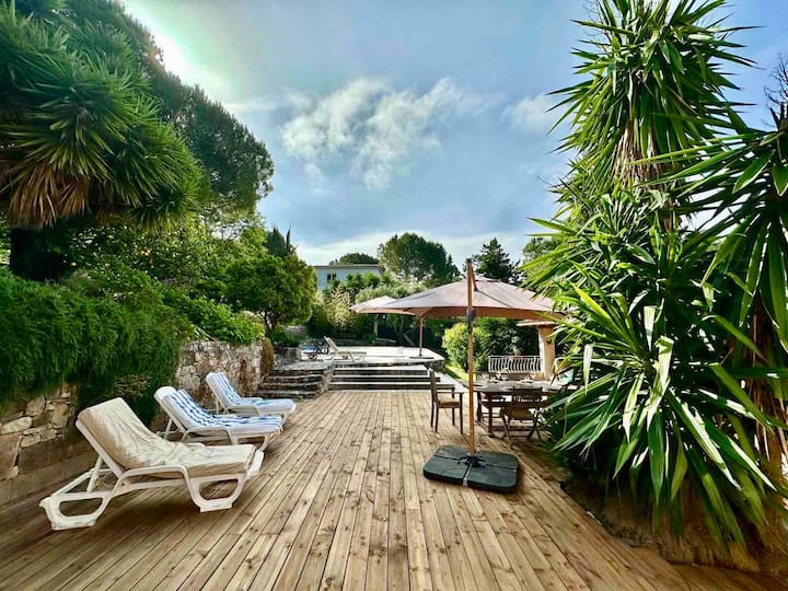 Charmant Haut De Villa Piscine Calme Et Verdure - 안티베