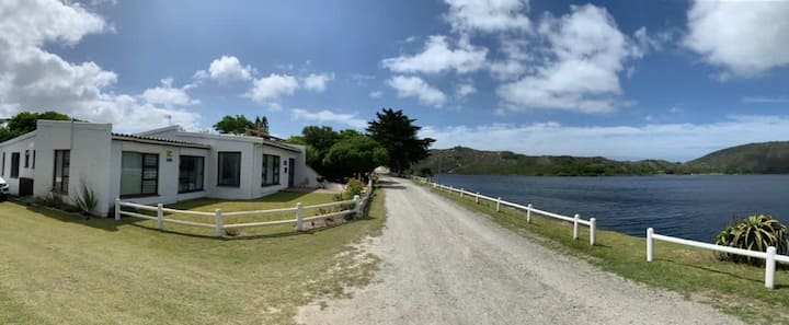 Family Holiday Home Along The Lagoon - Sedgefield