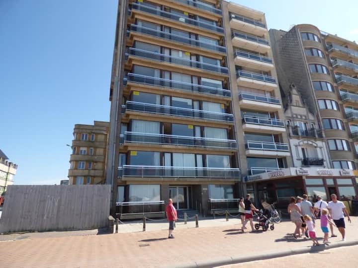 Studio Alpha Sur La Digue à Qq Mètres Du Sable - La Panne
