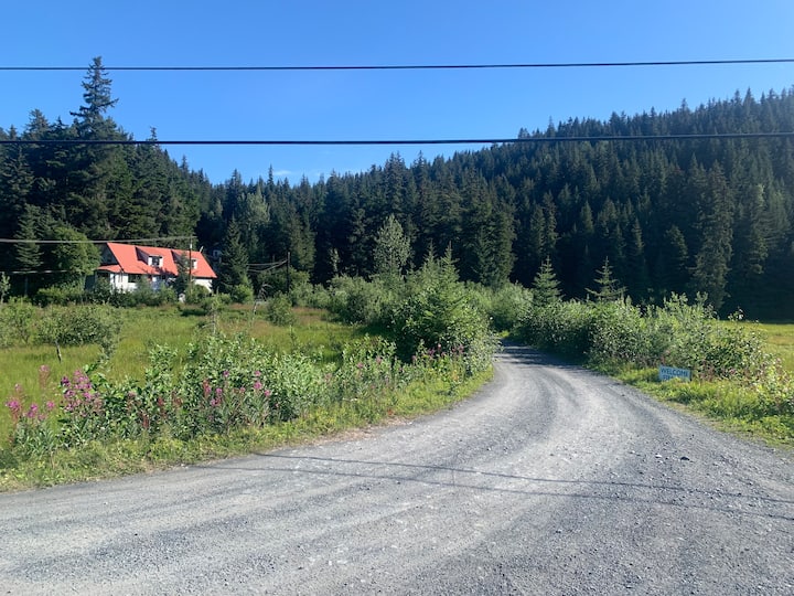 Alpenglow Inn- Entire Home! - Seward, AK