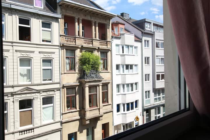 Chic Apartment Close To Friesenplatz - Cologne