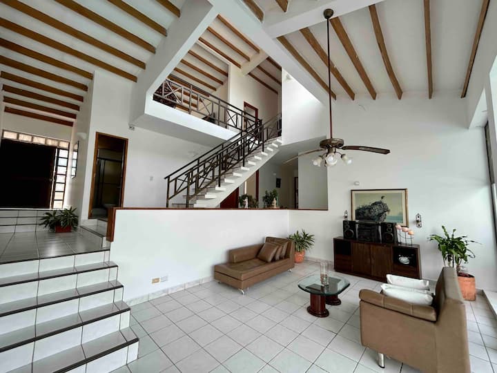 Hermosa Casa En Condominio Melgar! - Carmen Apicala