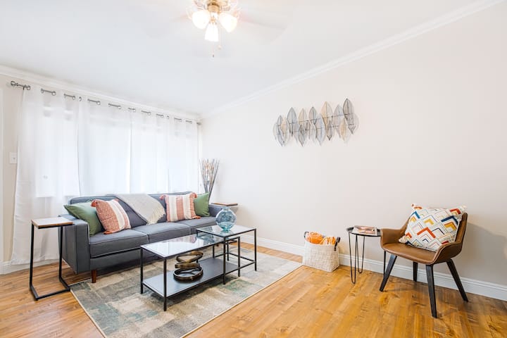 Airy & Modern 1 Bd Apartment | No Cleaning Fee - Culver City