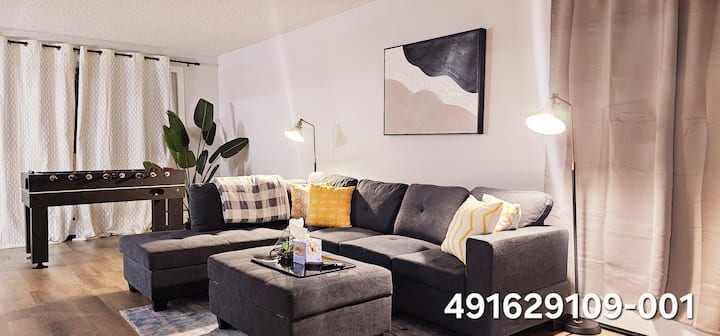 3 Bedroom Right Across From West Edmonton Mall - Edmonton