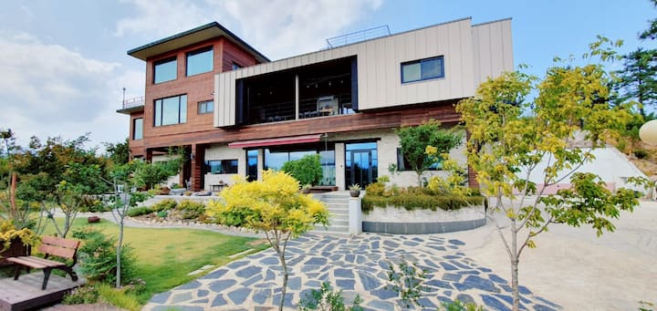 Titi Pension - Sokcho-si