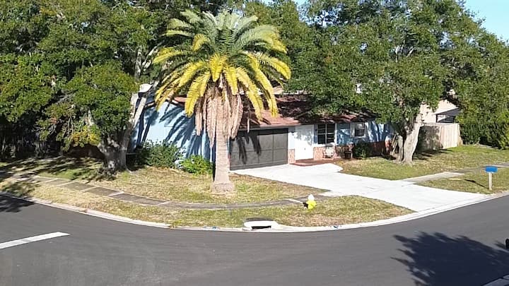Spacious House 10 Minutes From The Beach - Pinellas County, FL