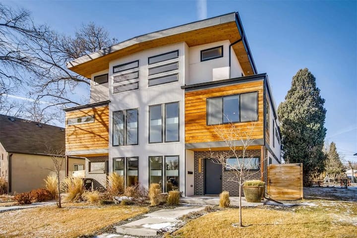 New Modern Home With Beautiful View - Denver, CO