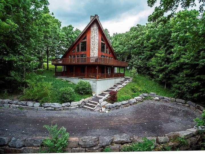 Gorgeous Adirondack Mountain Retreat - Frankfort, NY