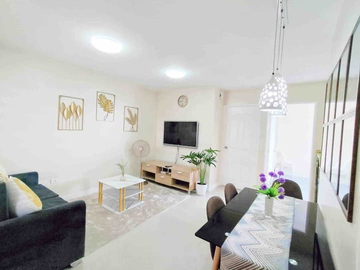 Condo Unit 2br With Free Parking - Binangonan