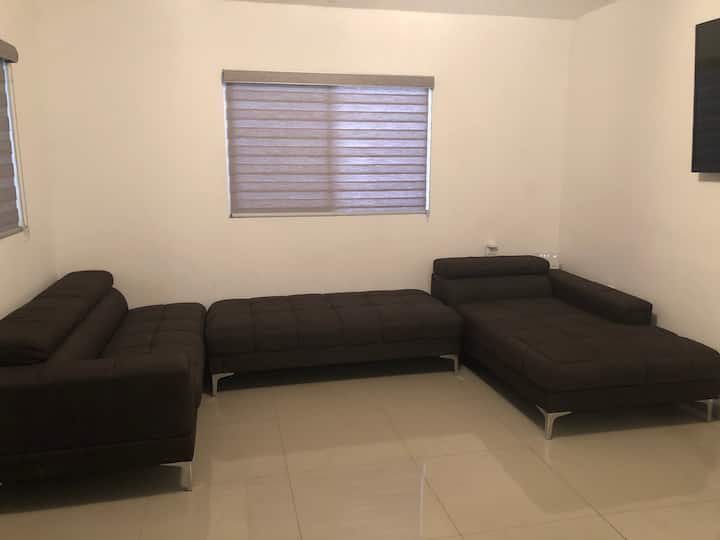 Casa Con A/c Juguetes Para Niños Garita De Otay - Tijuana