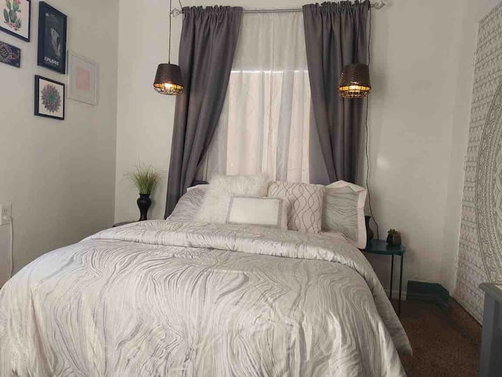 Nice Room With Bath, Private Entrance Near Downtow - North Las Vegas, NV