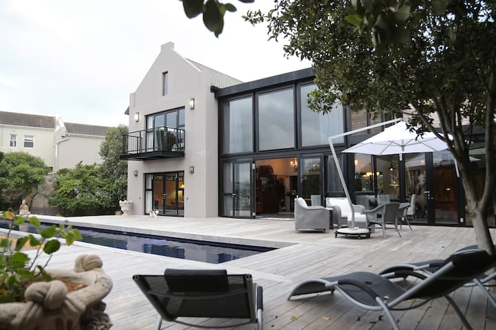 Modern And Eclectic Home On The Marina - Port Alfred
