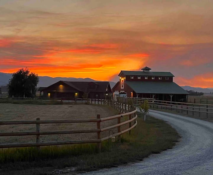 Whitefish/glacier Park Retreat At Red Barn Bnb! - Montana