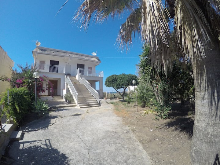 La Villetta Affacciata Sul Mare (Home-holidays) - Alcamo