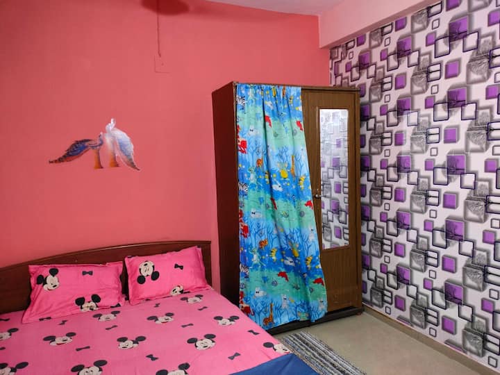 Cozy 1 Hall 3 Bed Kitchen Flat - Ahmedabad