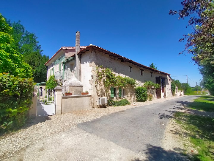 Domaine 50 Couchages / 7 Gîtes - Aubeterre-sur-Dronne