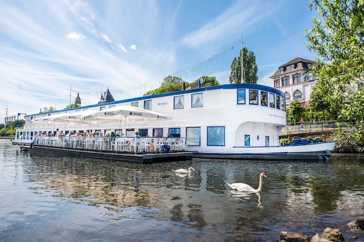 Mainod Charmantes Hotelschiff, Kabine Schloßseite - Eschborn