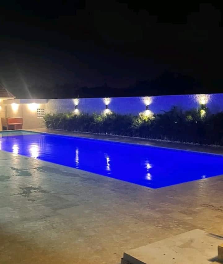 Precioso Apartamento/ Piscina/patio /Wifi/aire/gym - Punta Cana