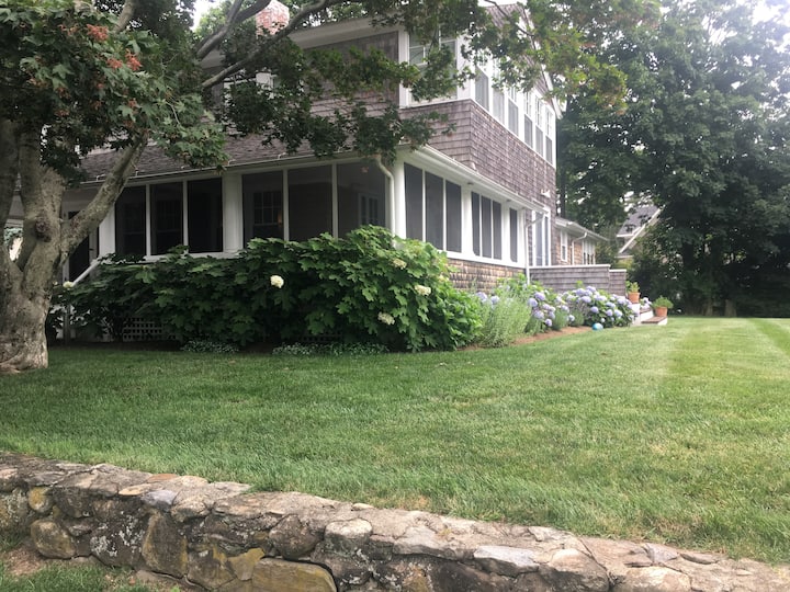 Madison Beach House: An Oasis On The Ct Shoreline - Madison, CT