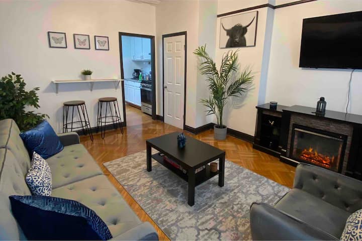 Breakfast N' Bedstuy : Sun Drenched Private 3 Bdrm - Brooklyn, NY