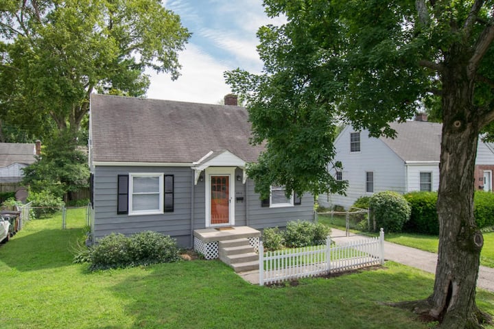 Cozy Single Family House In A Quiet Neighborhood - Louisville, KY