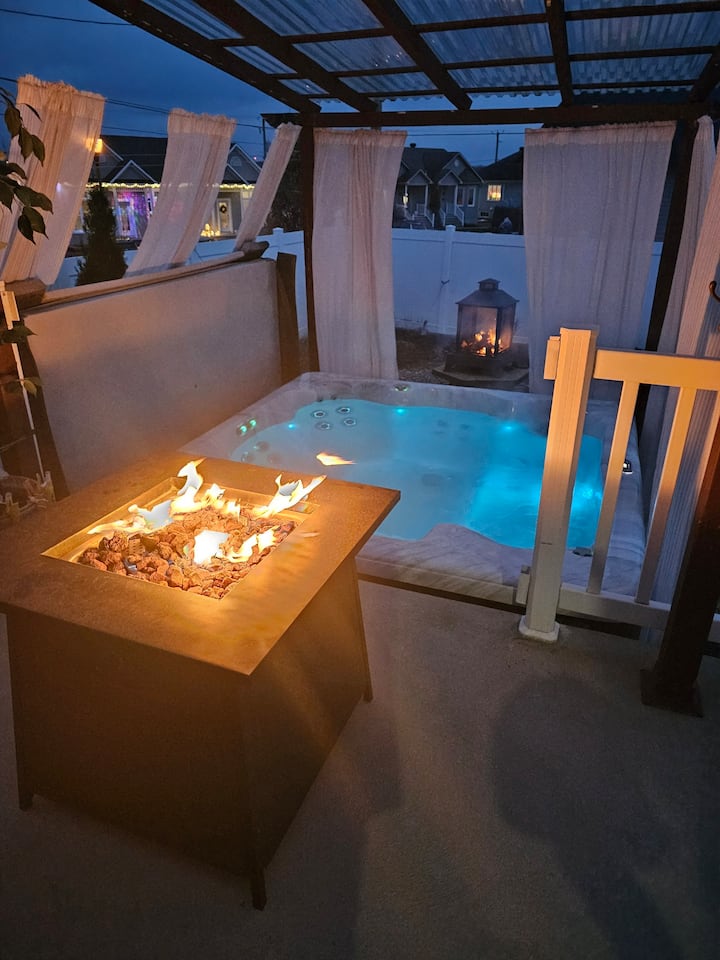 Chaleureux Et Confortable Spa Ouvert
 # 312962 - Granby