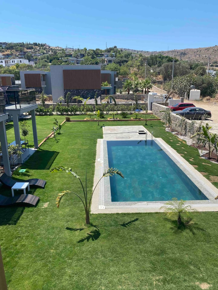 Türkbükü’nde Havuzlu Sitede Yeni Villa - Gündoğan