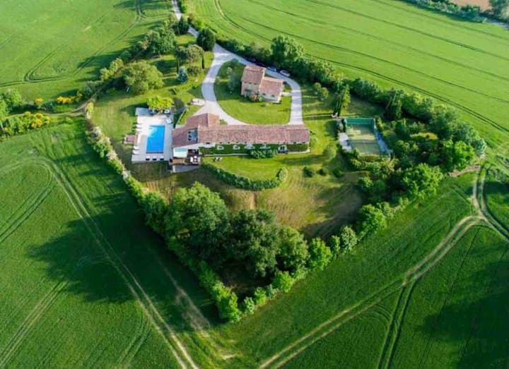 Litrone, A Very Private Small Estate - Tarn