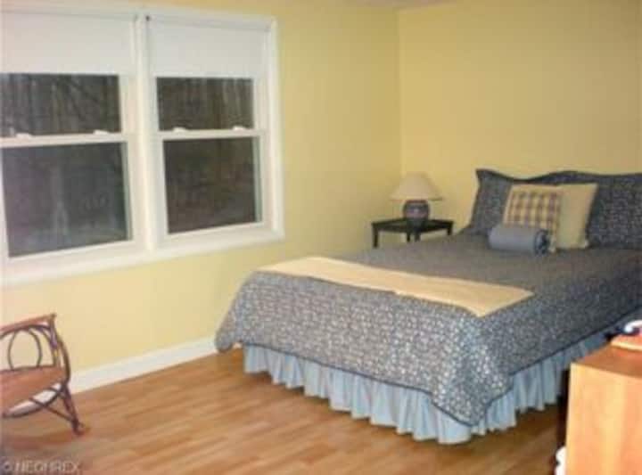 Master Bedroom In Secluded Country Colonial - Medina, OH