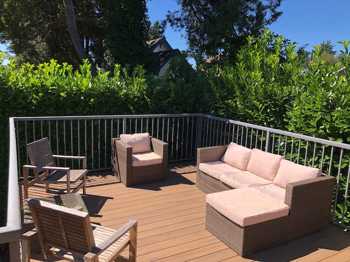 Cozy Family Home W Backyard Living: Fall Into Fall - Seattle, WA