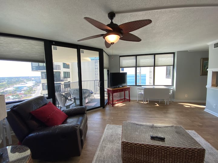 Beachfront Great Location W/ View @ Sunbird Resort - Shipwreck Island Waterpark, Panama City Beach