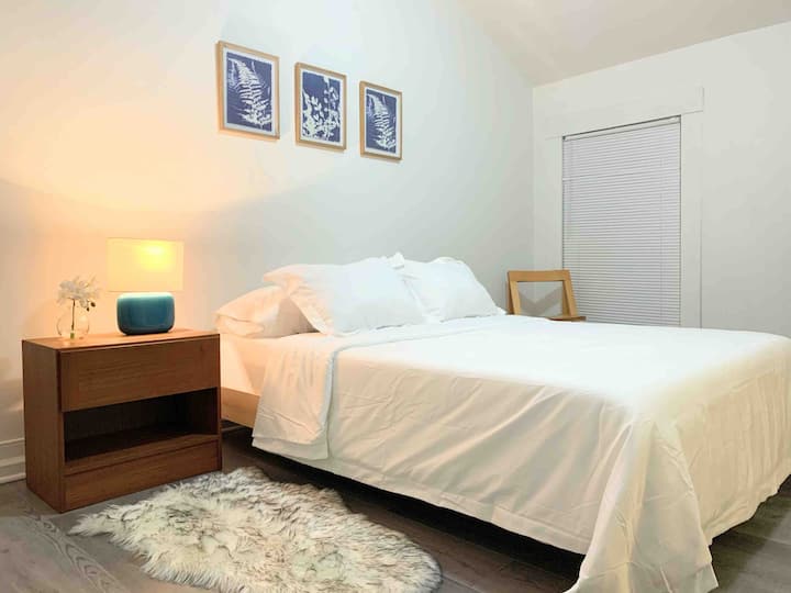 Large Derby City Apartment | 1 Mile To Downtown - New Albany, IN