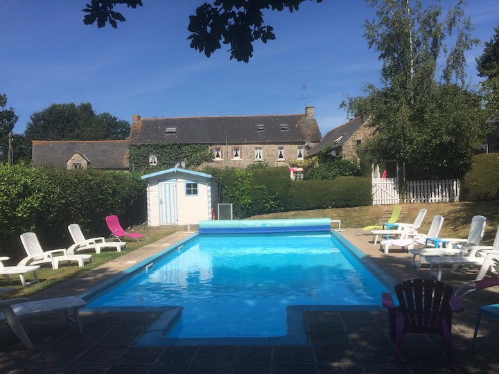 Brittany Cottage Sleeps 6. Heated Pool. Free Wifi. - Plouguenast