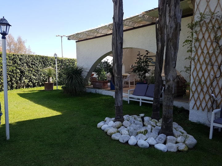 Meravigliosa Villa Fronte Spiaggia In Residence - Terracina