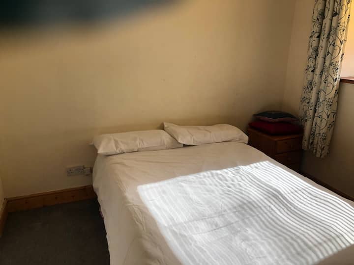 Furnished Two Bedroom Flat On George Street - Aberdeen
