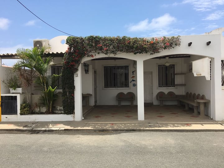 Nuestra Casa-our Home  Salinas Beach - By/por A2cc