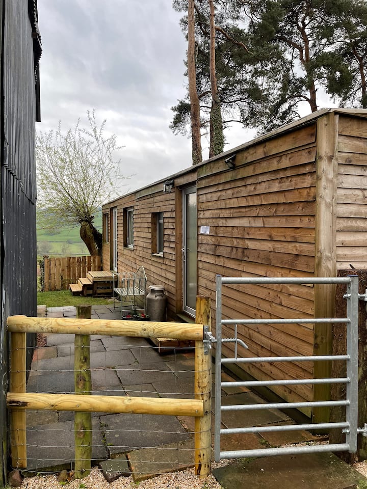 Treveddw Farm Cabin - Herefordshire