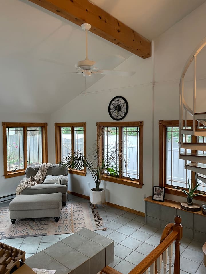 Charming Village Retreat- Private Two Bedrooms - East Aurora, NY