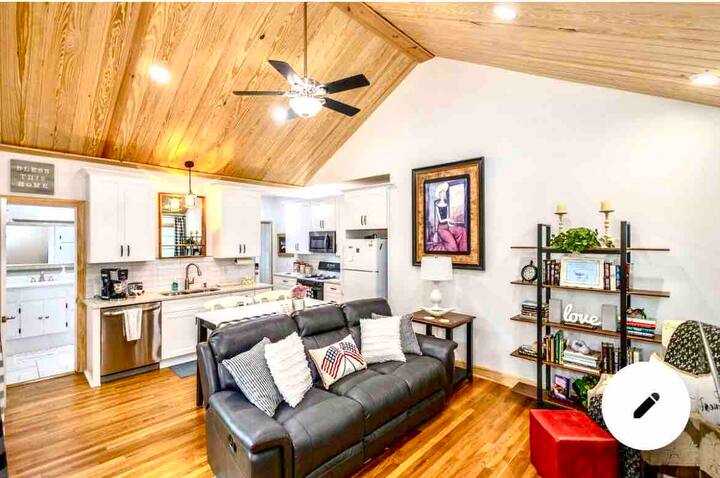 Spacious 1 Bdrm In Safe Hillcrest Area. - Little Rock, AR