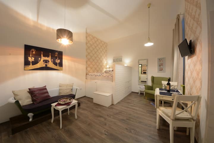 Quiet, Cozy Apartment+a/c, Next To Opera+ruin Pubs - Budapeste