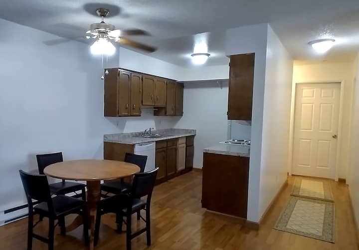 Top Floor Spacious 2-bed Near Airport - 앵커리지