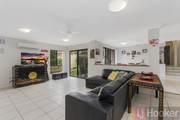Oceania Beach Paradise- Lj Hooker Yamba - Angourie