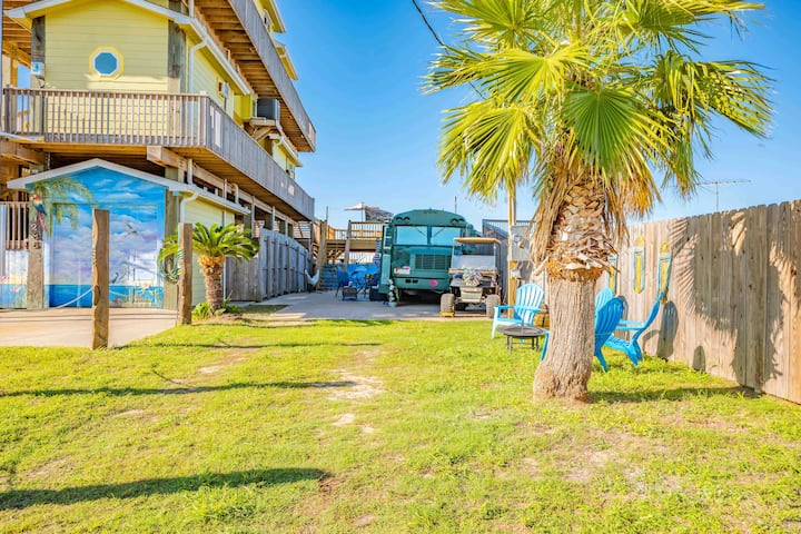 Skoolie Glamping On Canal W/boat Dock - Crystal Beach, TX